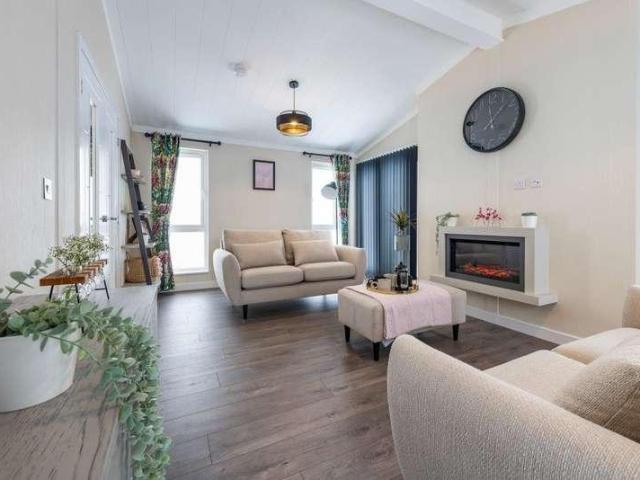 2 bed property for sale