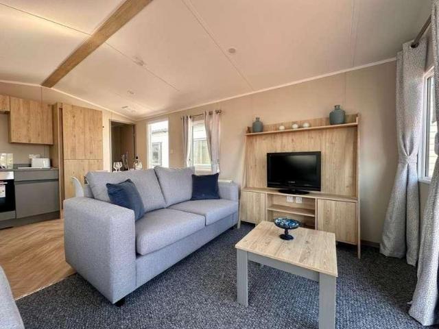 2 bed property for sale