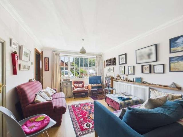 2 bed property for sale