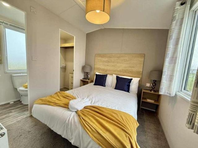 2 bed property for sale