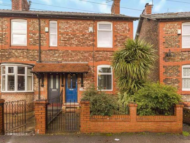 2 bed property for sale