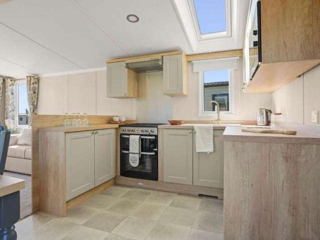 2 bed property for sale