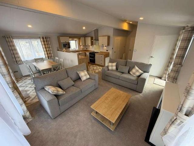 2 bed property for sale
