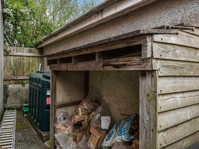 2 bed property for sale