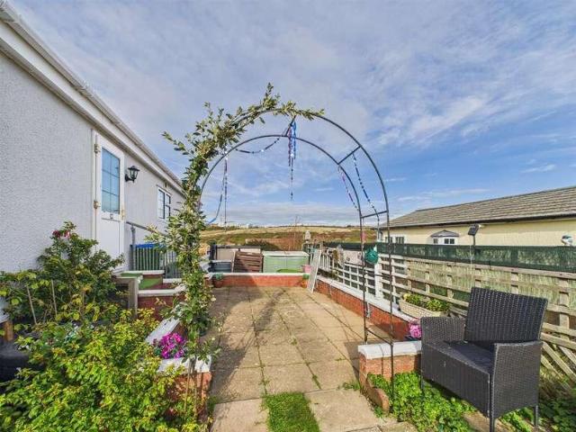 2 bed property for sale
