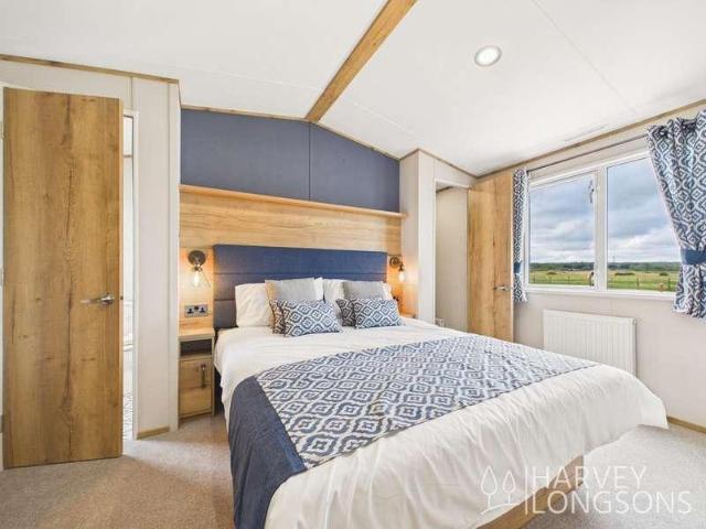 2 bed property for sale