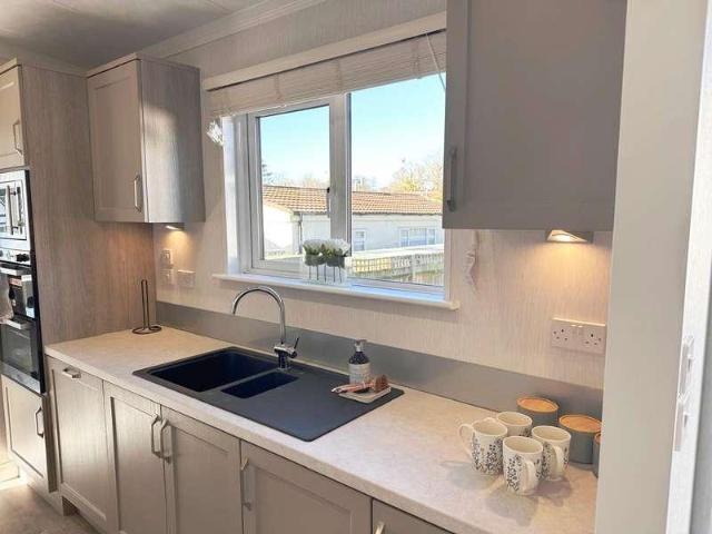 2 bed property for sale