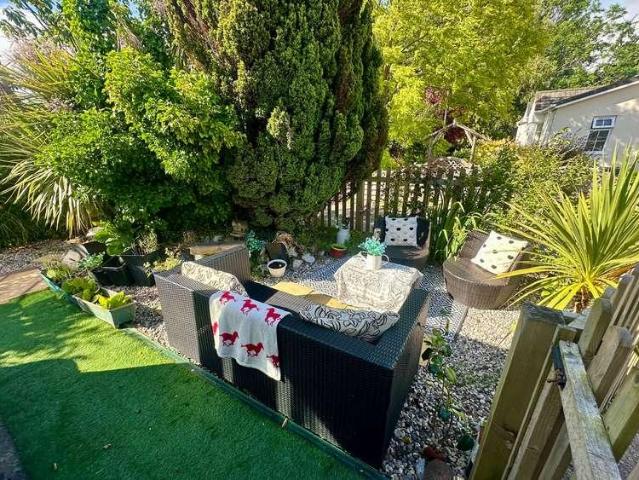 2 bed property for sale