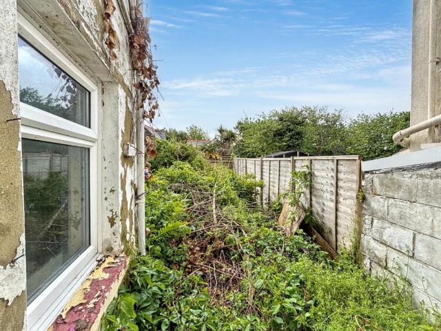 2 bed property for sale