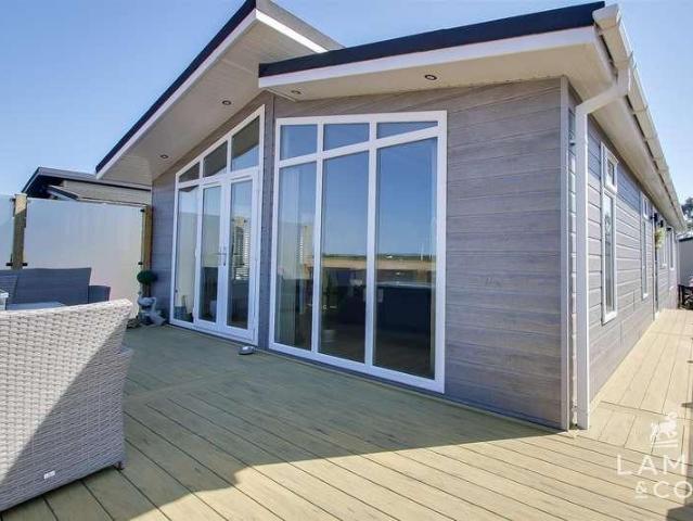 2 bed property for sale