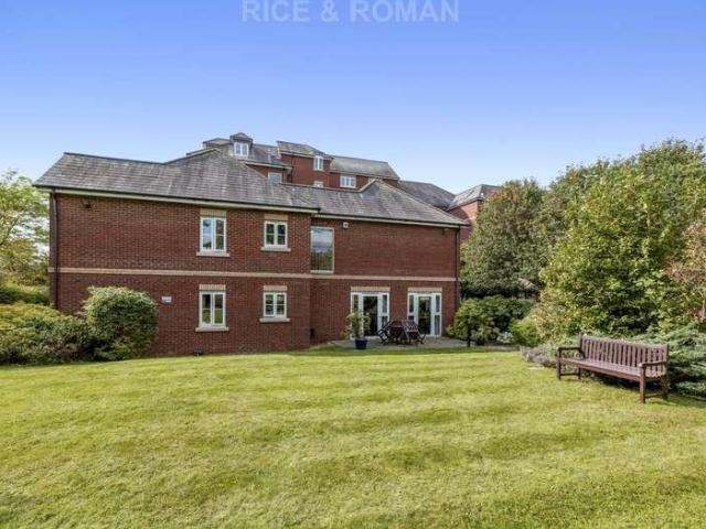 2 bed property for sale