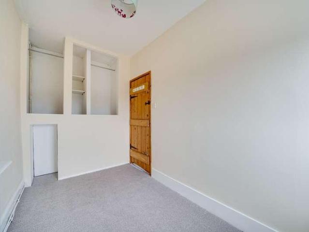 2 bed property for sale