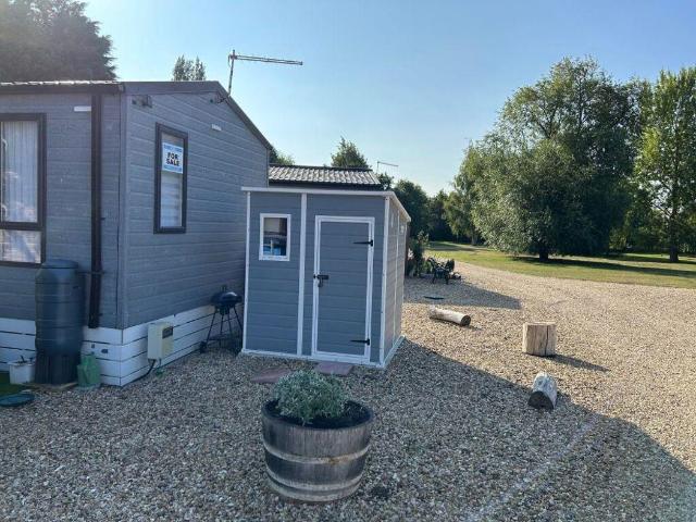 2 bed property for sale