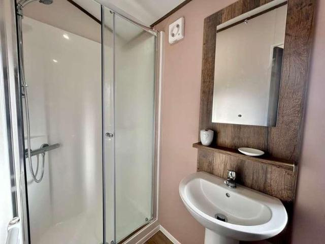 2 bed property for sale