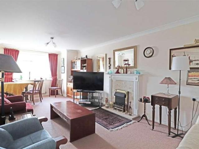 2 bed property for sale