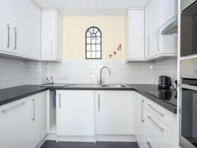 2 bed property for sale