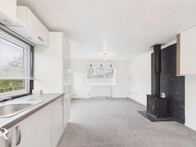 2 bed property for sale