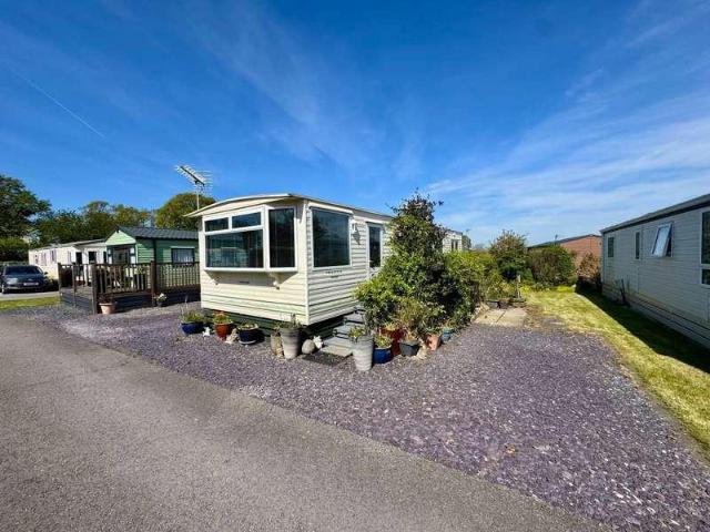 2 bed property for sale