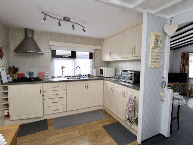 2 bed property for sale