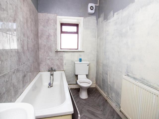 2 bed property for sale