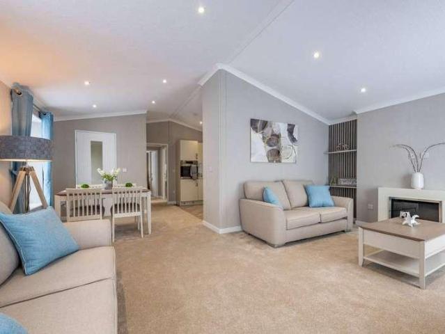 2 bed property for sale