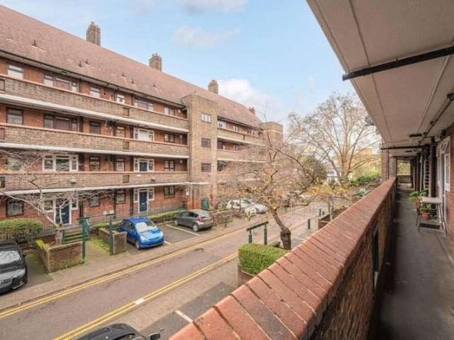 2 bed property for sale