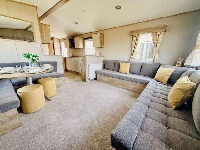 2 bed property for sale