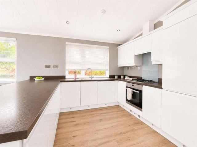 2 bed property for sale