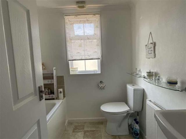 2 bed property for sale