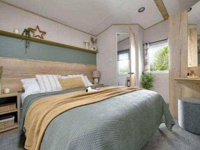 2 bed property for sale