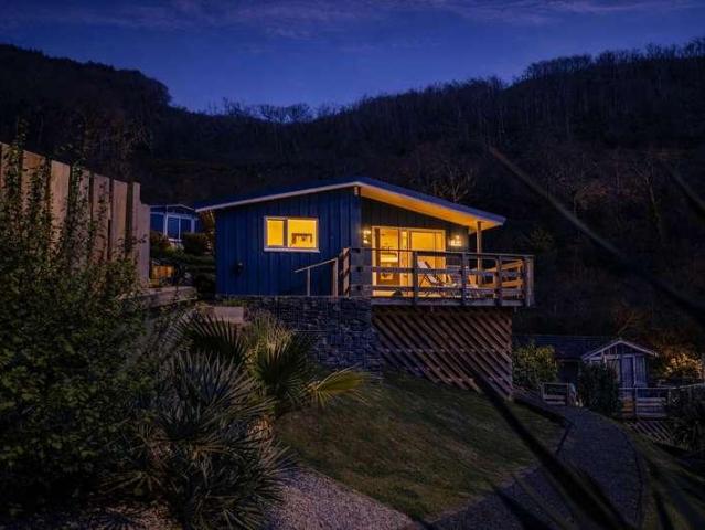 2 bed property for sale