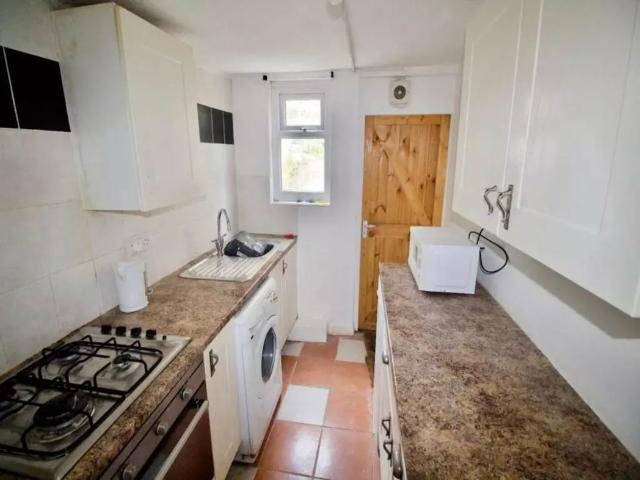 2 bed property for sale