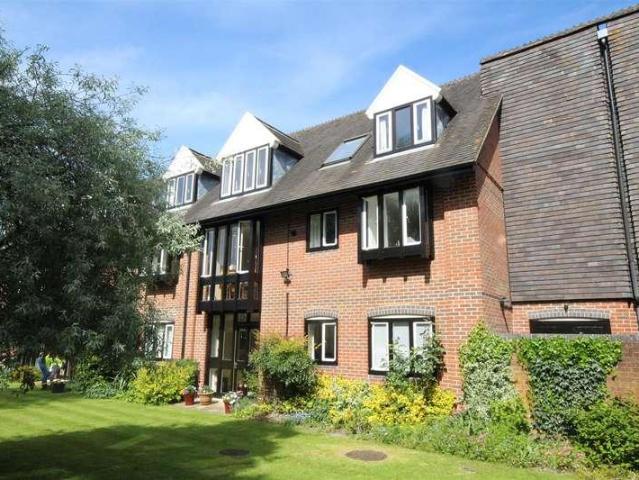 2 bed property for sale