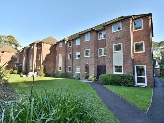 2 bed property for sale