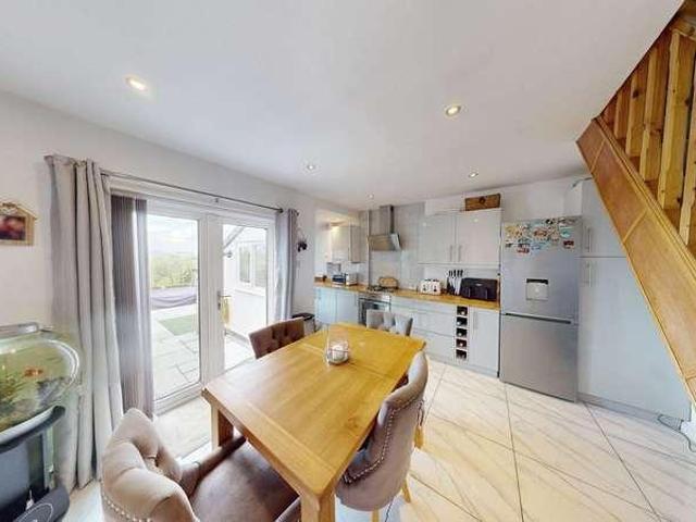 2 bed property for sale