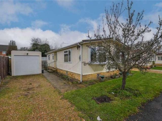 2 bed property for sale