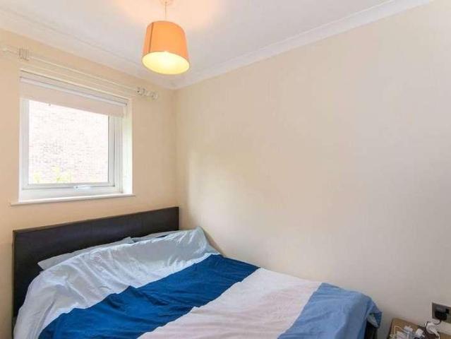 2 bed property for sale