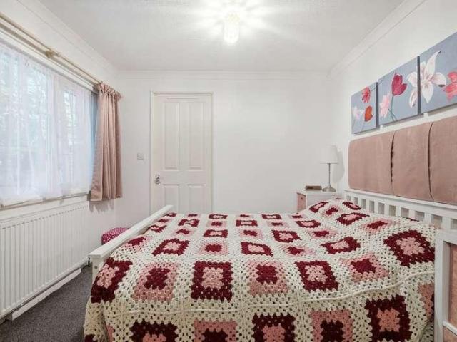 2 bed property for sale