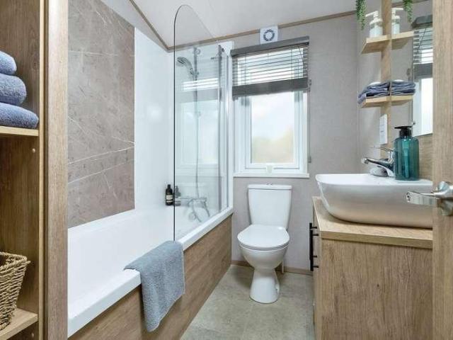 2 bed property for sale