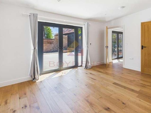 2 bed property for sale