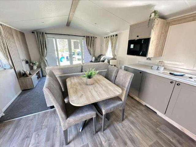 2 bed property for sale
