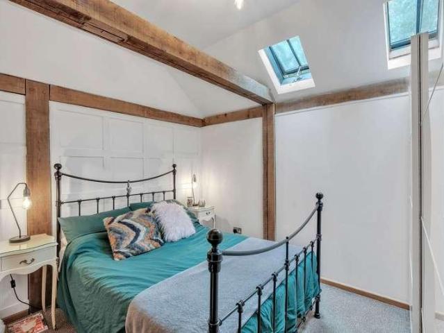 2 bed property for sale