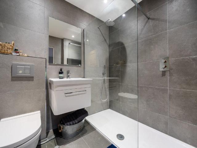2 bed property for sale
