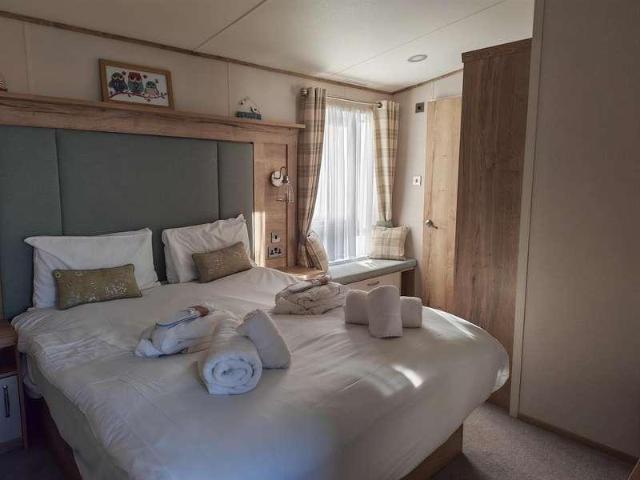 2 bed property for sale
