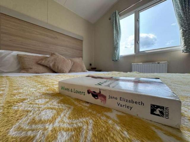 2 bed property for sale