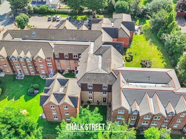 2 bed property for sale