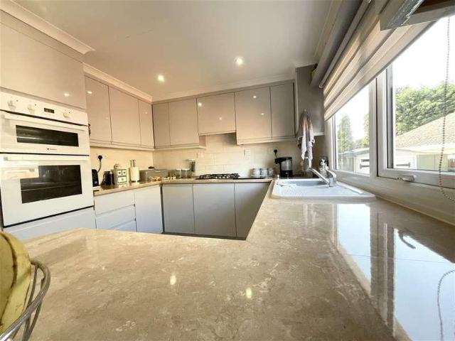 2 bed property for sale