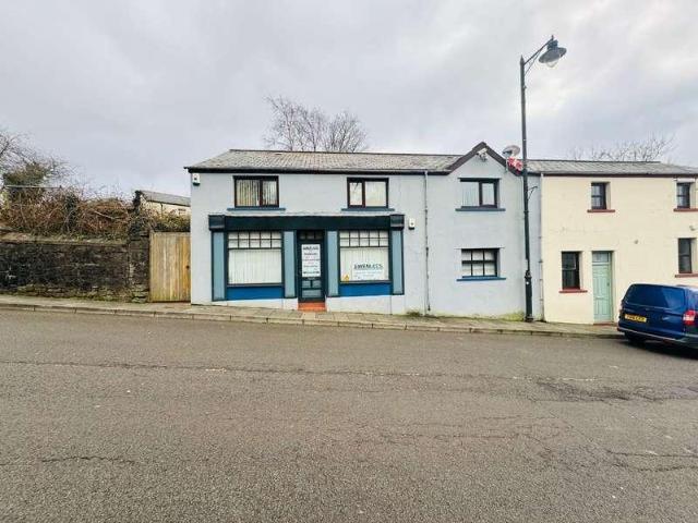2 bed property for sale in A Broad Street, NP4, Pont Y Pwl