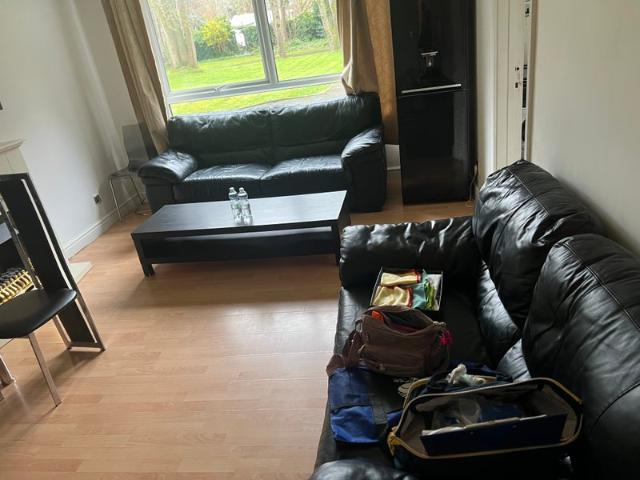 2 bed room apartment available