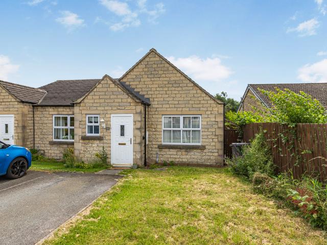 2 bed semi detached bungalow to rent in Dale Grove, Leyburn, DL8